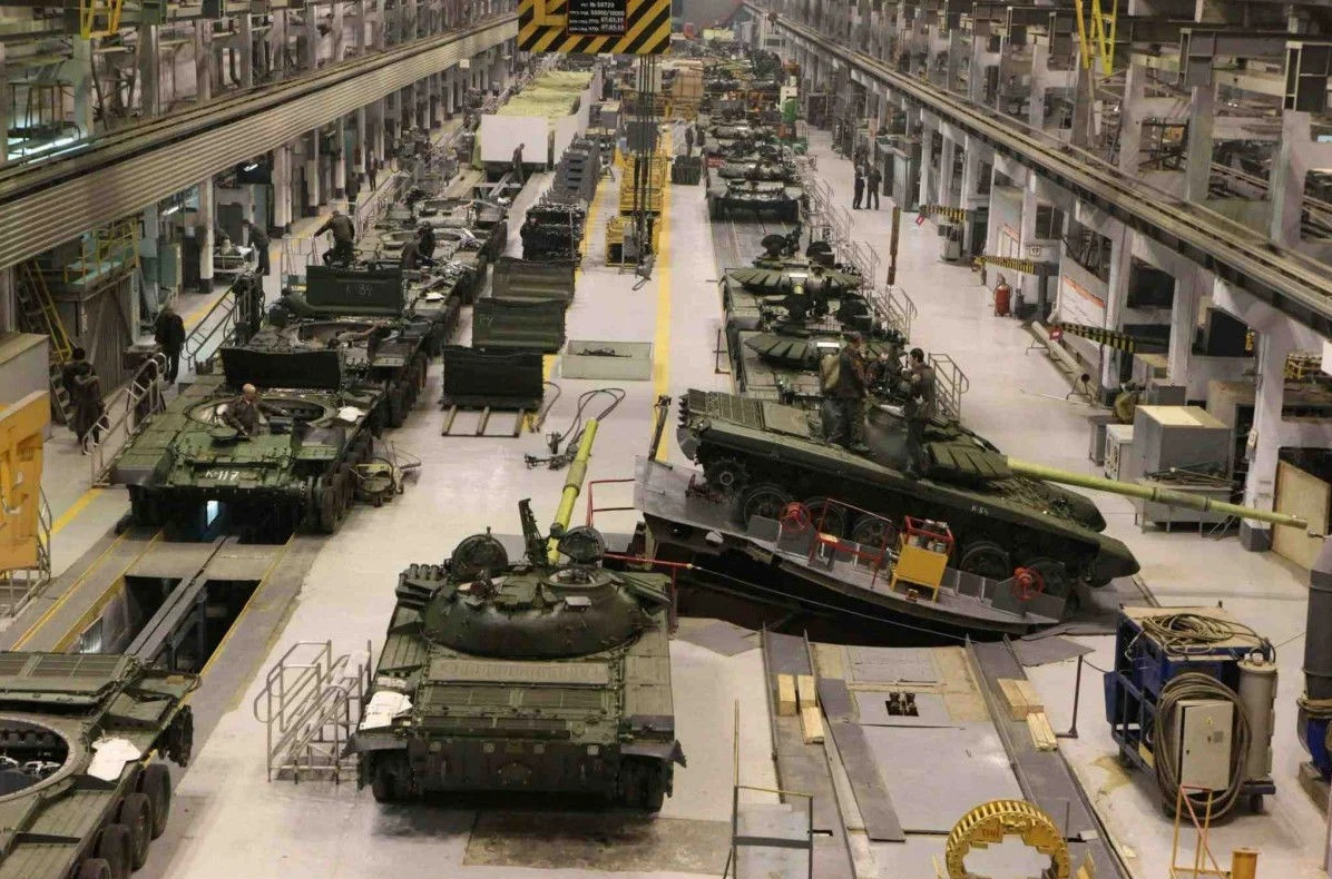 Nhà máy Uralvagonzavod bàn giao lô xe tăng T-72B3 và T-90 cuối cùng cho ...