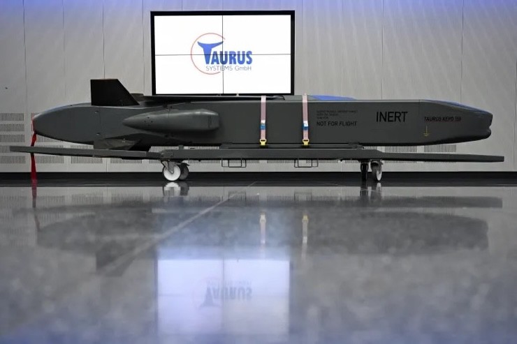 Báo Nga nêu kịch bản tập kích nhà máy vũ khí ở Đức bằng 2 siêu tên lửa Oreshnik