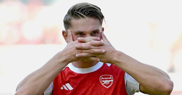 Bất ngờ trước bài hát độc đáo của CĐV Arsenal dành cho Gyokeres