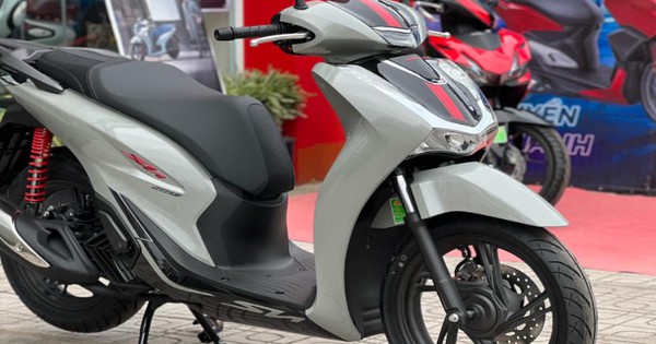 Giá Honda SH160i cuối tháng 7/2023, chênh cao gần 4 triệu đồng