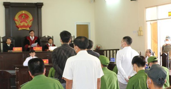 Chém người do mâu thuẫn đất đai, 4 bị cáo lãnh án