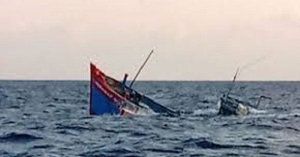 Tàu chìm, 12 ngư dân gặp nạn khi tránh bão số 9