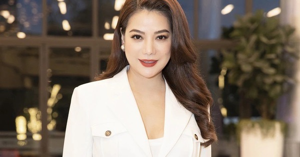 Trương Ngọc Ánh "tuyệt thực" 18 ngày mỗi năm để dáng nhẹ bẫng, thanh thoát