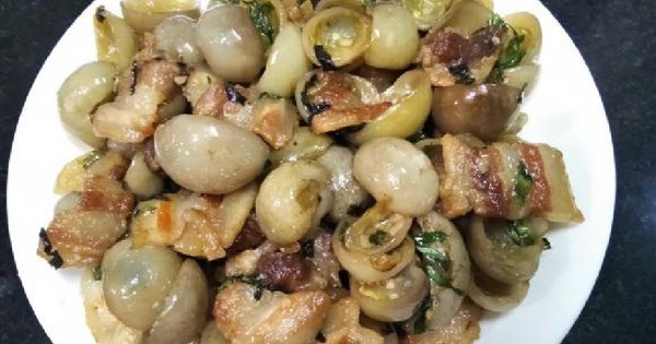 Món ngon cuối tuần: Ba rọi cà pháo ram lá lốt thơm ngon, dễ làm