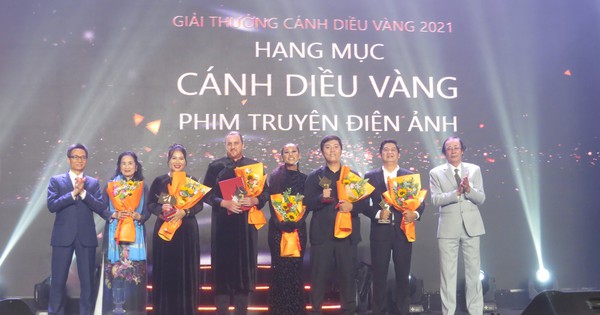 Phim truyện điện ảnh “Đêm tối rực rỡ” đoạt giải cánh diều vàng 2021